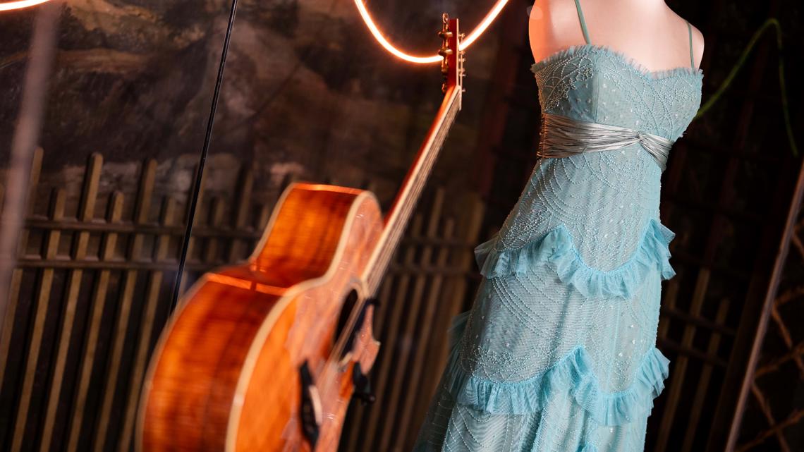 Victoria and Albert Museum puts Taylor Swift items on display | wltx.com