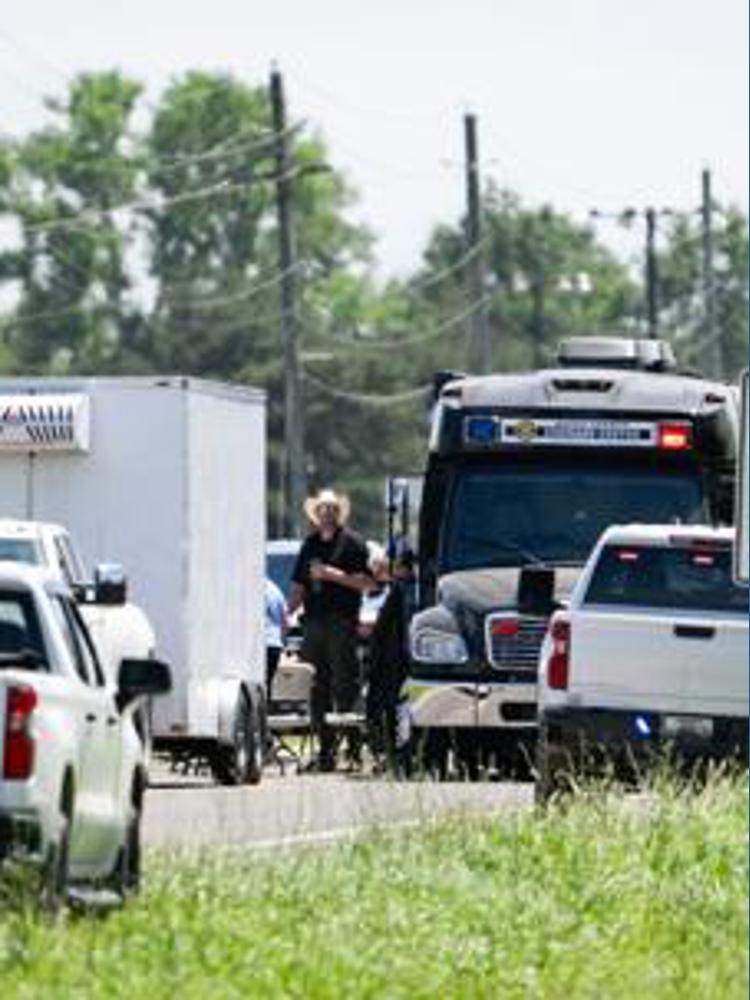 12 dead in crash of plane on skydiving outing in Missouri, authorities ...
