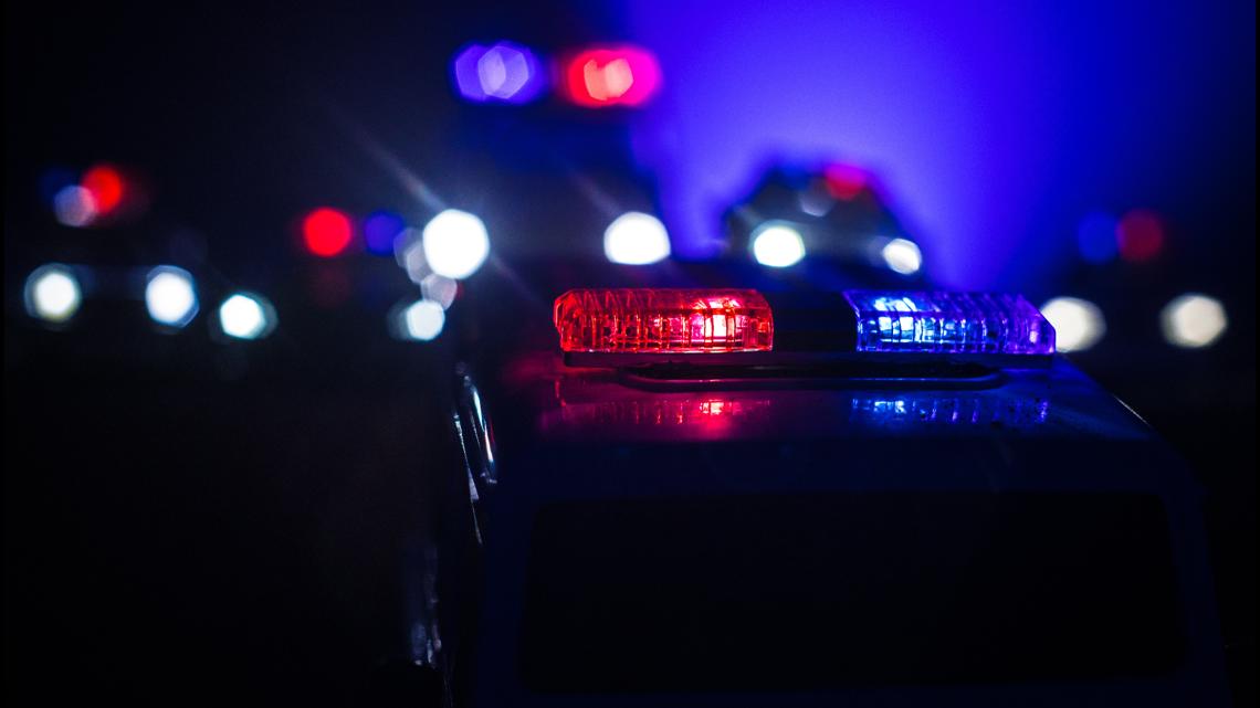 Group dressed as Santas and elves rob Canadian grocery store, steal $3K ...