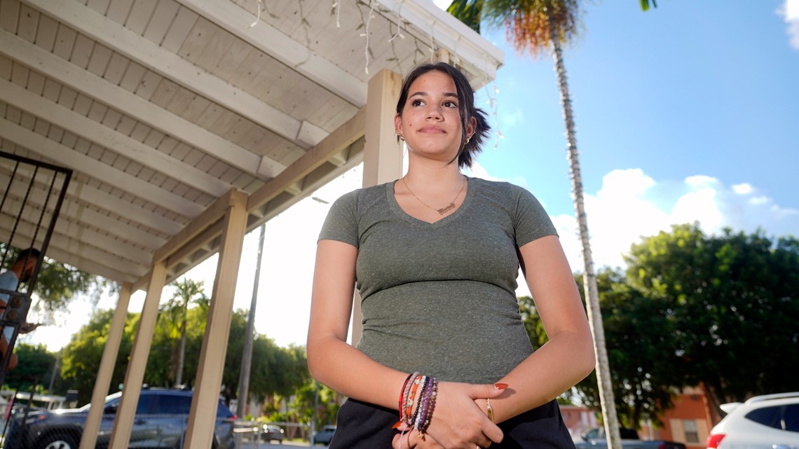 Jóvenes buscan opciones de anticonceptivos a largo plazo tras Roe ...