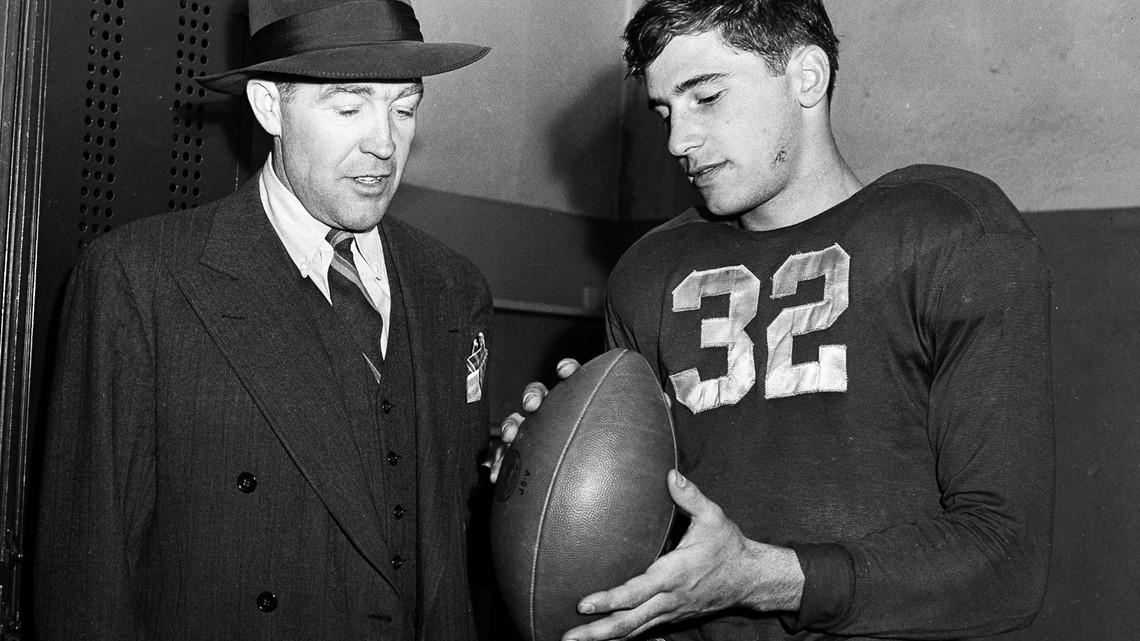 Heisman-winning Notre Dame QB Johnny Lujack dies at 98 | wltx.com