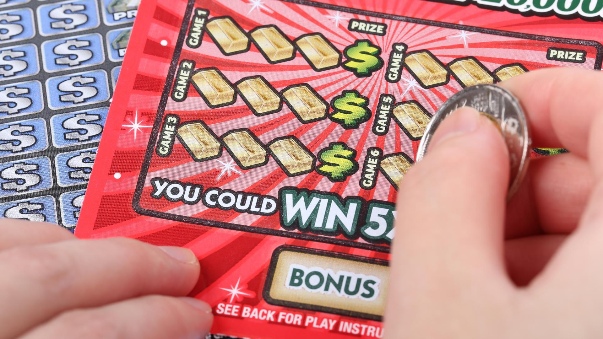 Homeless man wins $1 million on scratch-off at Sandy’s Liquor on April 6 | wltx.com