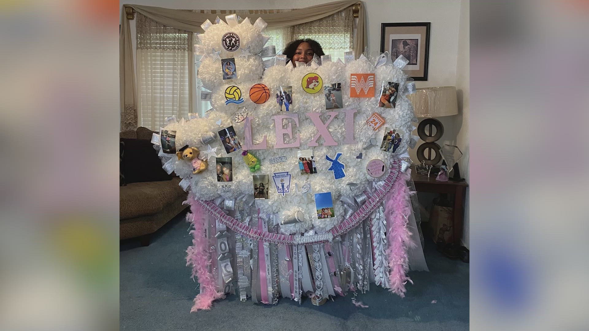 High school senior shows off Texas-sized mum | wltx.com