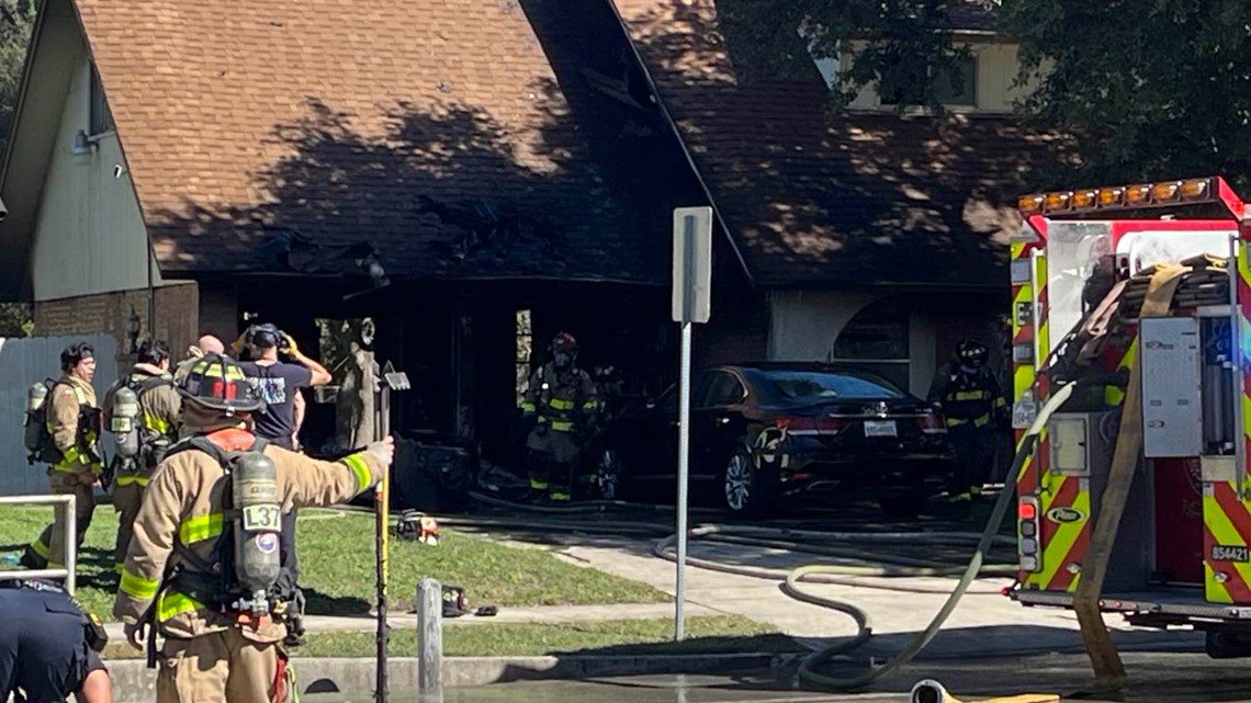 Home catches on fire after homeowner starts Thanksgiving cooking in ...
