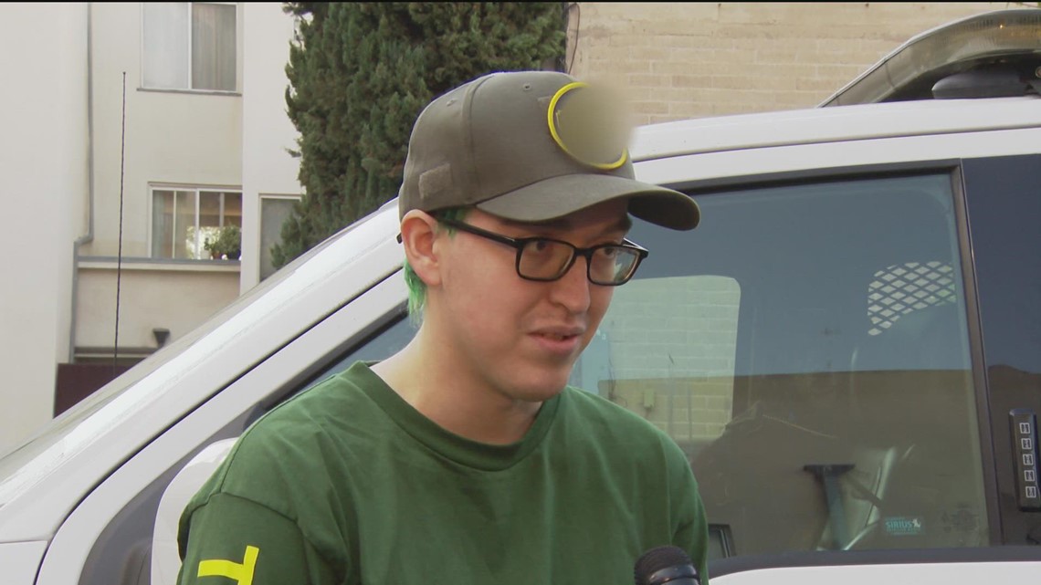 San Diego Man Says Look Alike Border Patrol Truck Is Legal