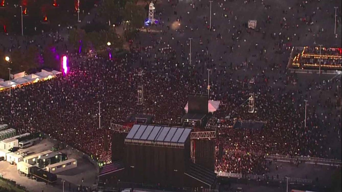 Astroworld videos show chaos in crowd during Travis Scott concert ...