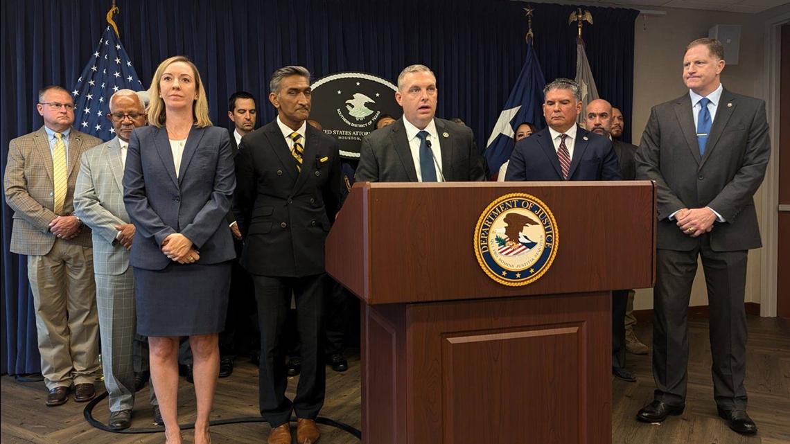 FBI arrests Rich Kingz gang members in Houston | wltx.com