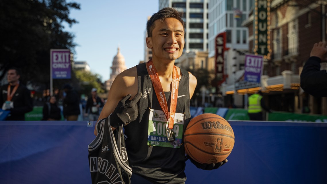 Austin man sets world record at 2024 Austin Marathon | wltx.com