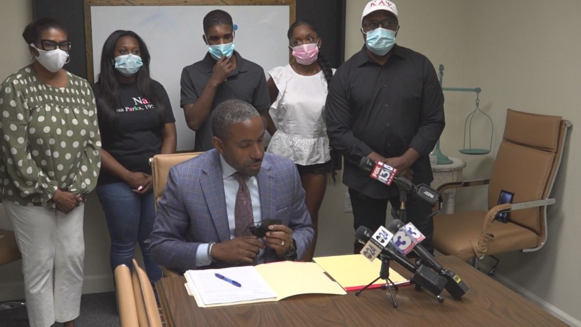 Oakland police officer relieved in Brandon Calloway case | wltx.com