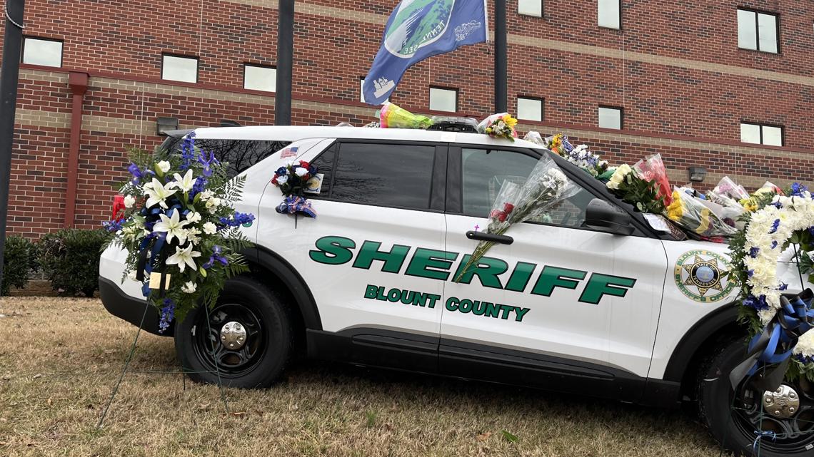 Community pays respects to fallen BCSO deputy Greg McCowan | wltx.com