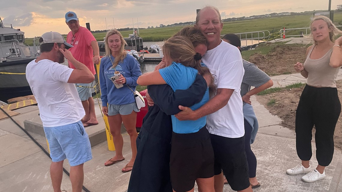 Coast Guard rescues 4 divers off North Carolina coast | wltx.com