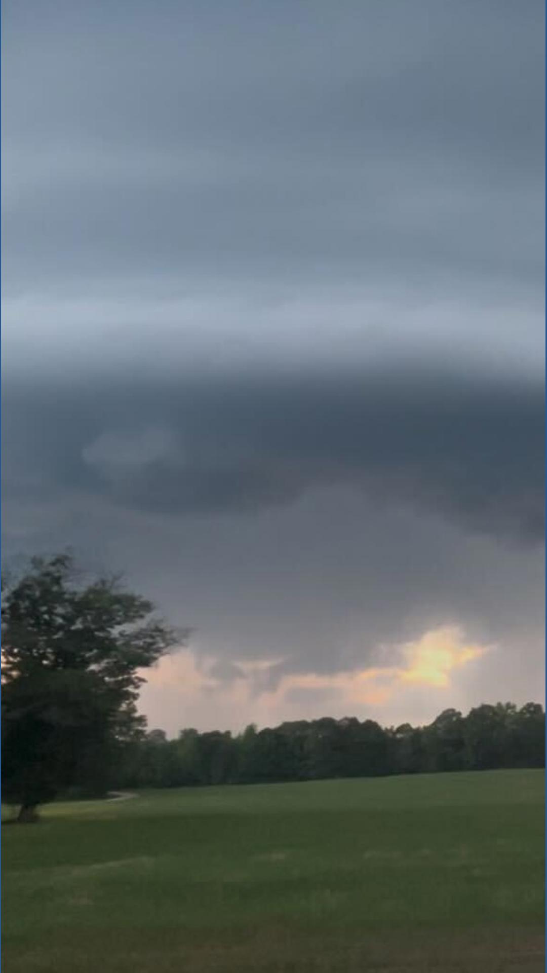 Dramatic supercell storm seen by many during severe weather | wltx.com
