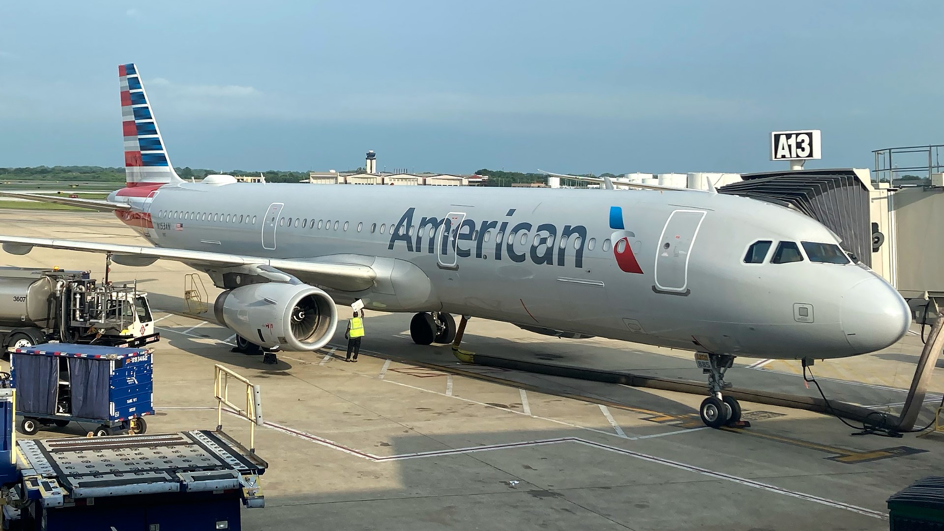 'Pressurization issue' on American Airlines flight out of CLT | wltx.com 'Pressurization issue' on American Airlines flight out of CLT | wltx.com