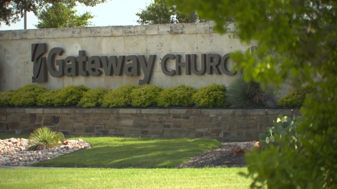 Daniel Floyd named Gateway Church pastor Sunday after Robert Morris ...