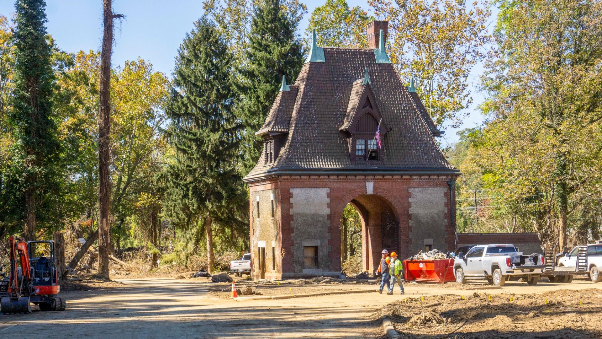 The Biltmore Estate is reopening next month after Helene | wltx.com