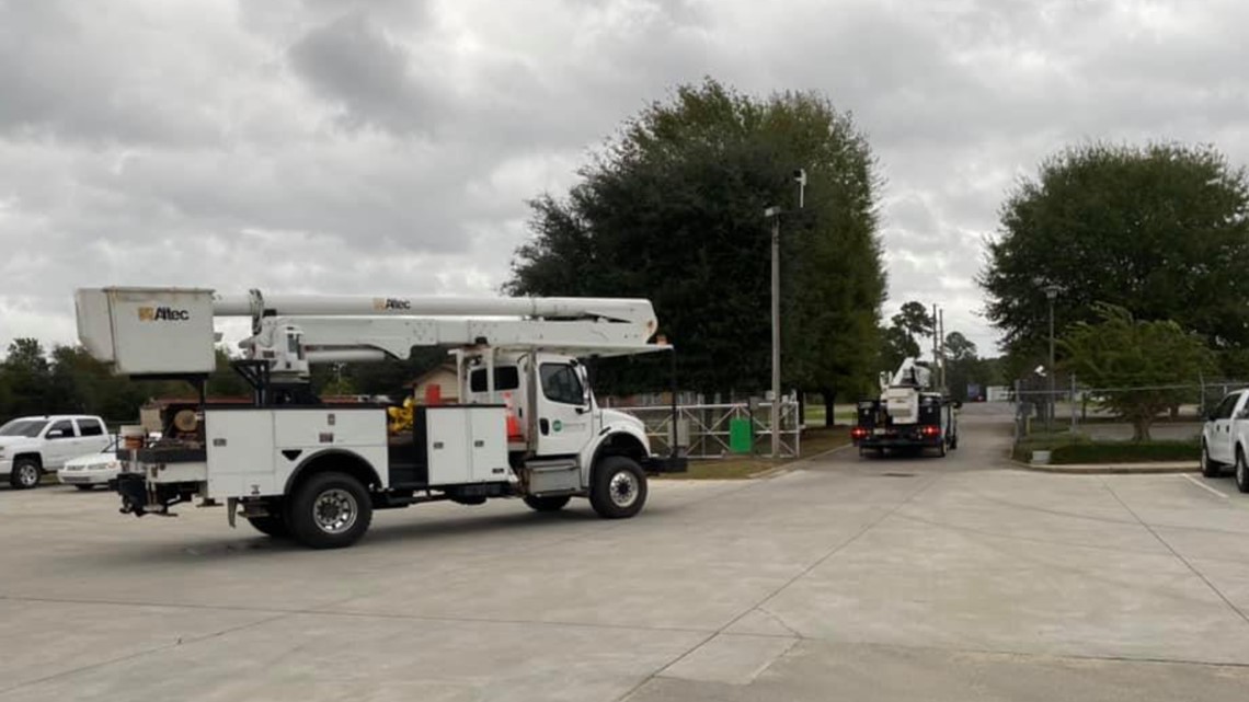 Power outages in Upstate SC with Zeta passing, repairs underway | wltx.com