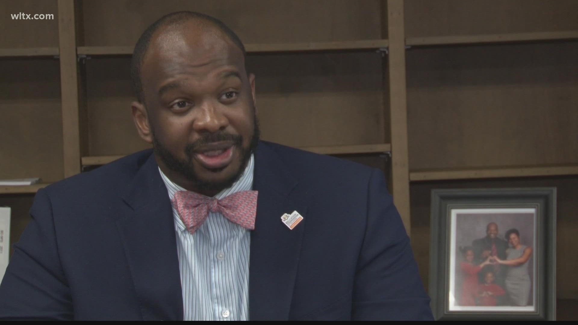 Dr. Akil Ross hired as Lexington-Richland Five Superintendent | wltx.com