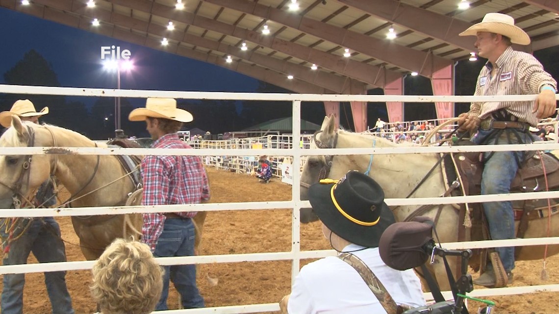 Riders saddle up for South Congaree Rodeo | wltx.com