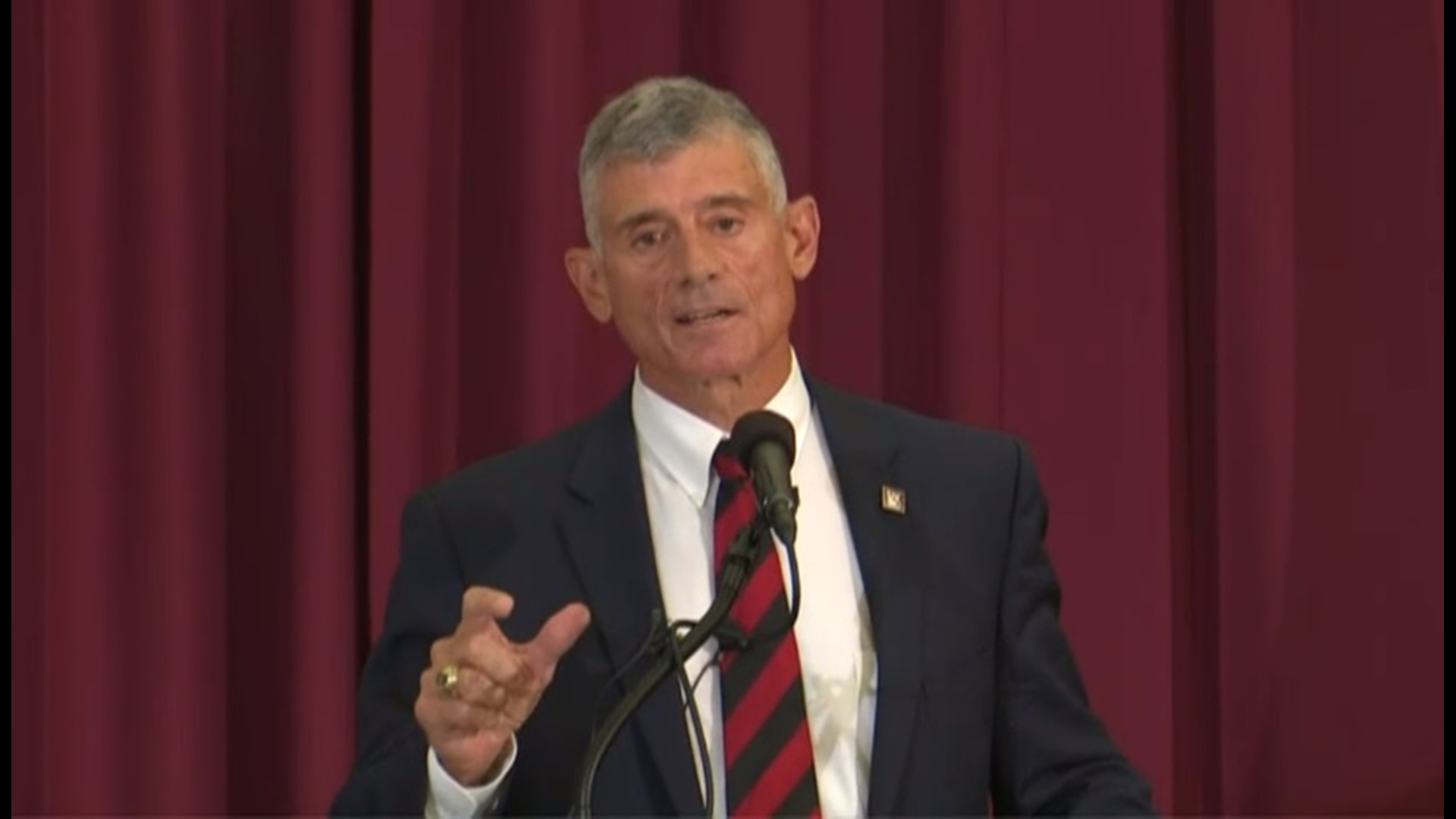 USC president-elect 'Bob' Caslen addresses his selection, challenges ...