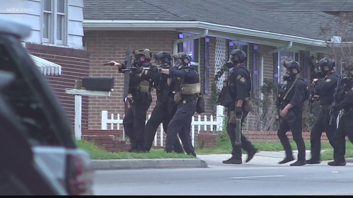 SWAT teams execute warrant connected to Vegas Knights shooting | wltx.com