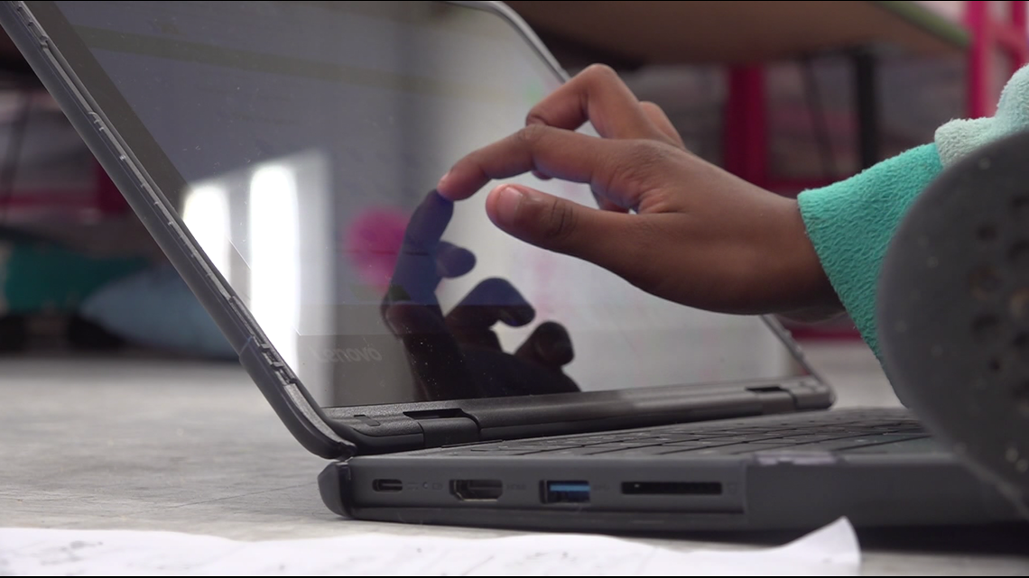 Richland One starting the school year virtual | wltx.com