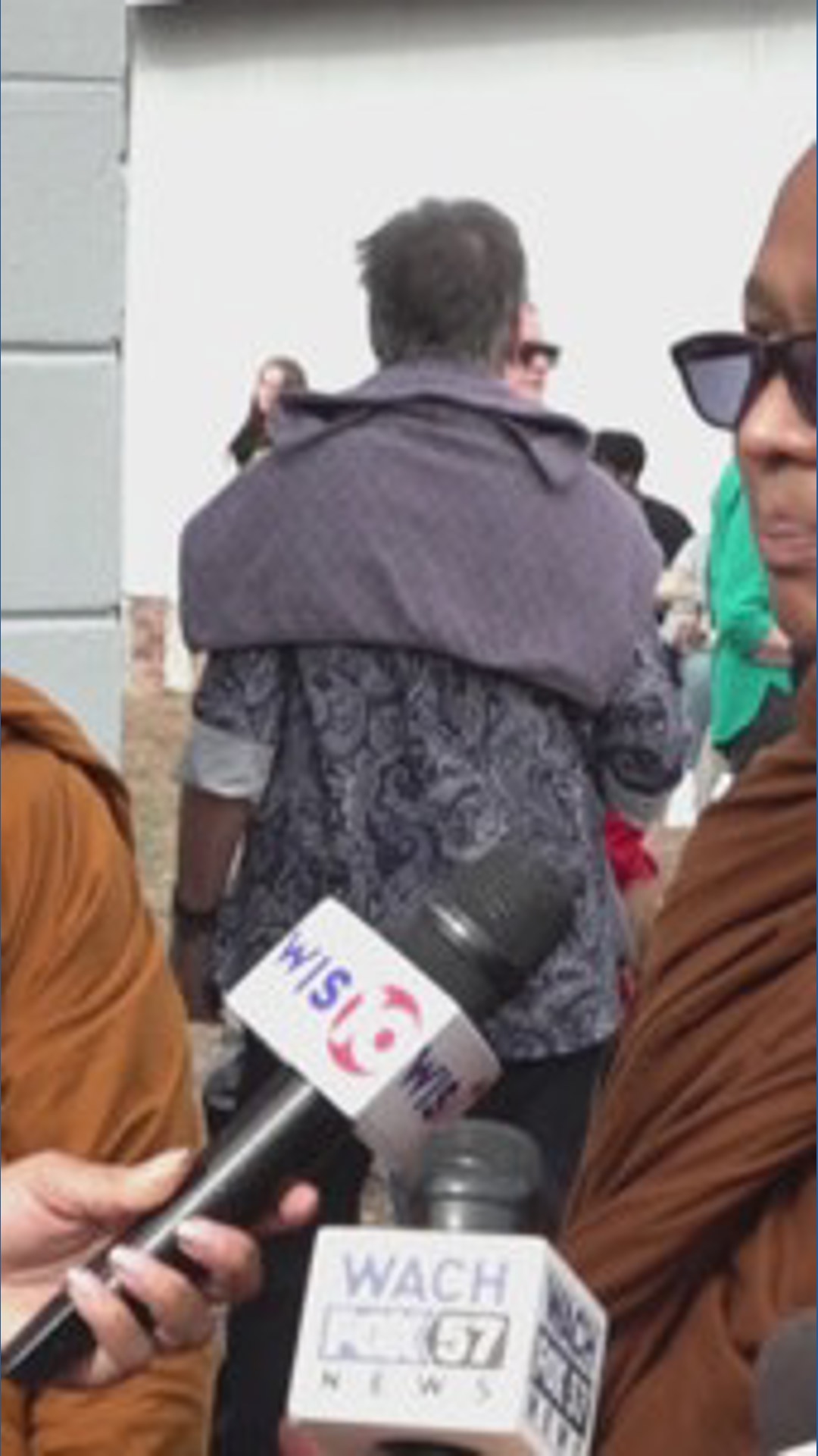 Monks make their way through Lexington | wltx.com