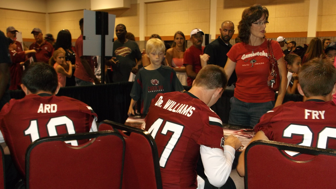 Many Turn Out for USC Fan Appreciation Day | wltx.com