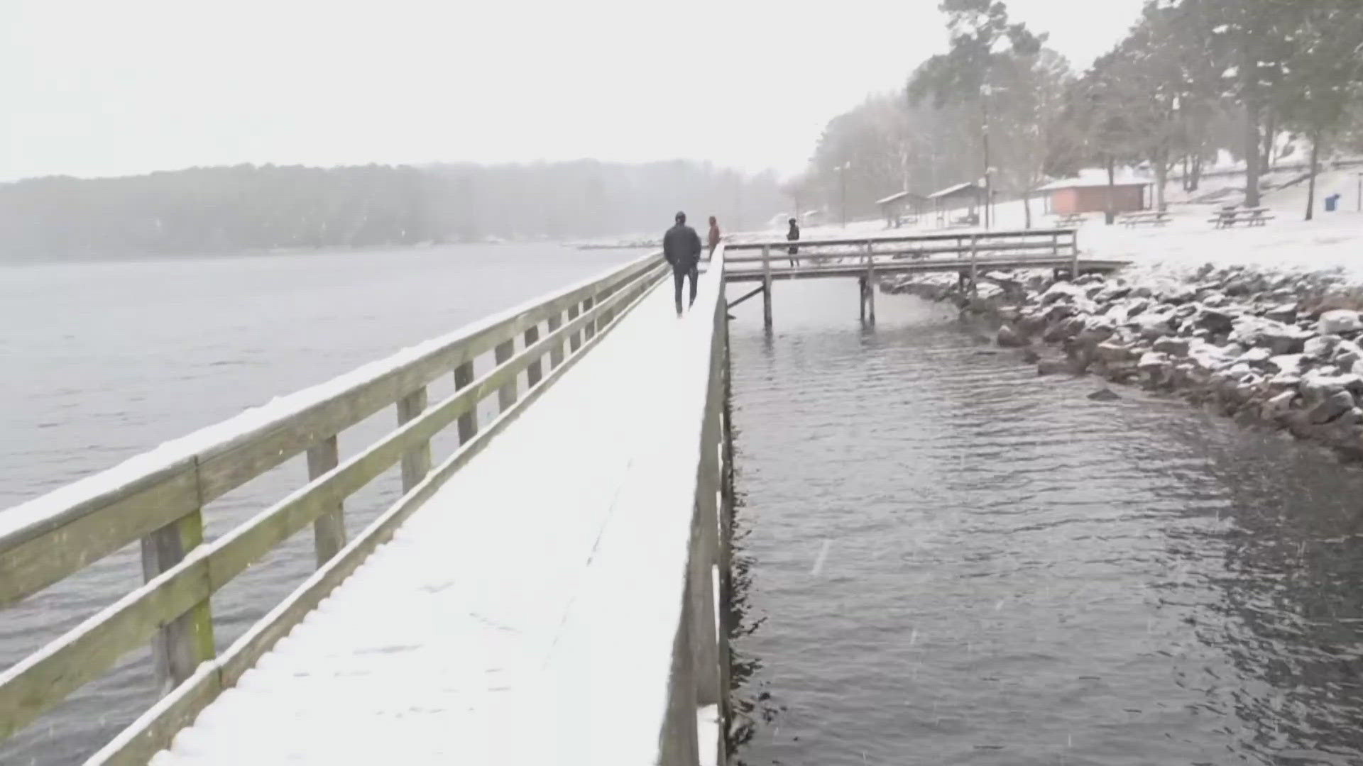 Snow falls around Lake Murray | wltx.com