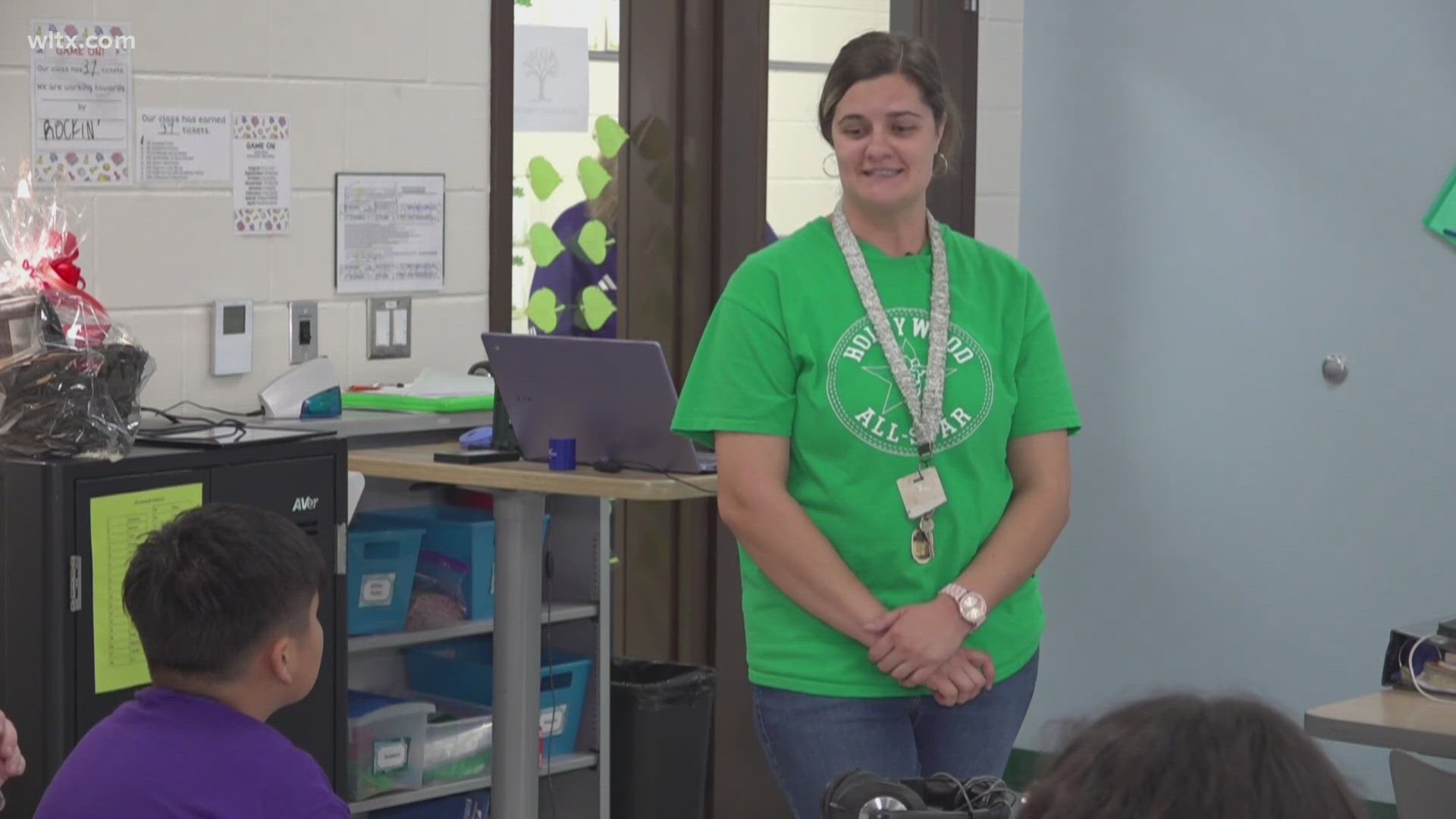 Meet News19 Teacher of the Week Courtney Thompson | wltx.com