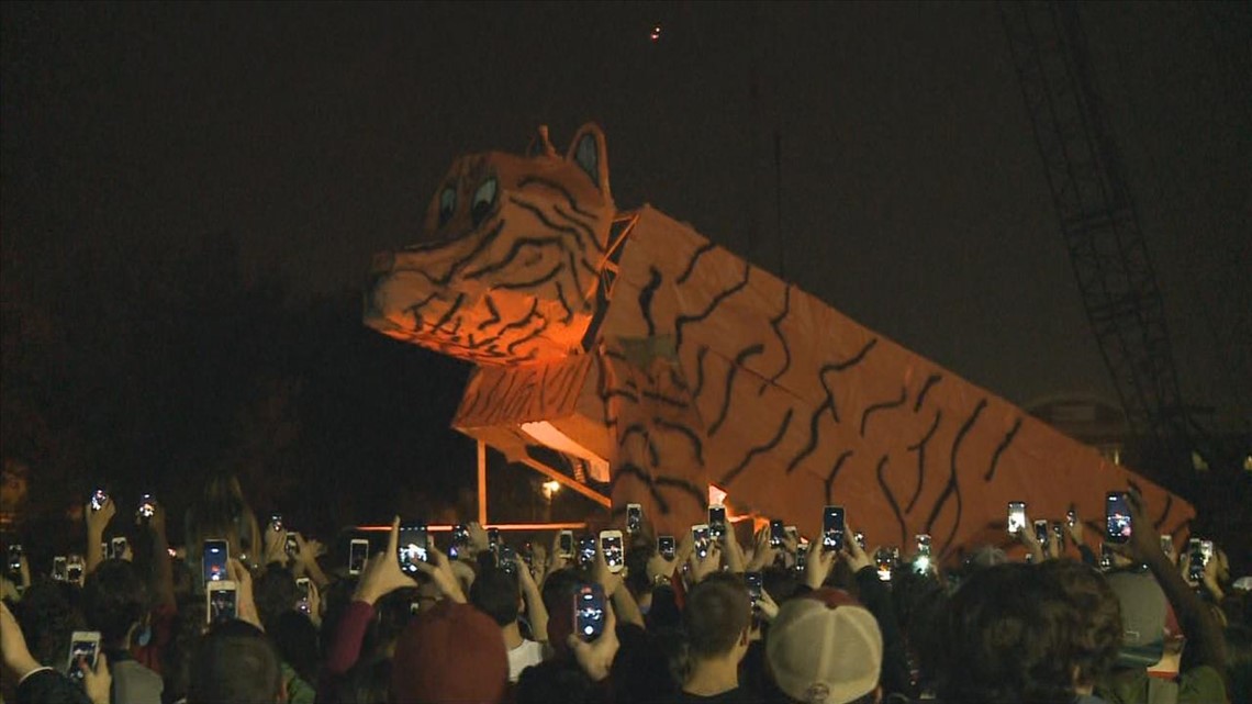 PHOTOS: USC's Tiger Burn | wltx.com