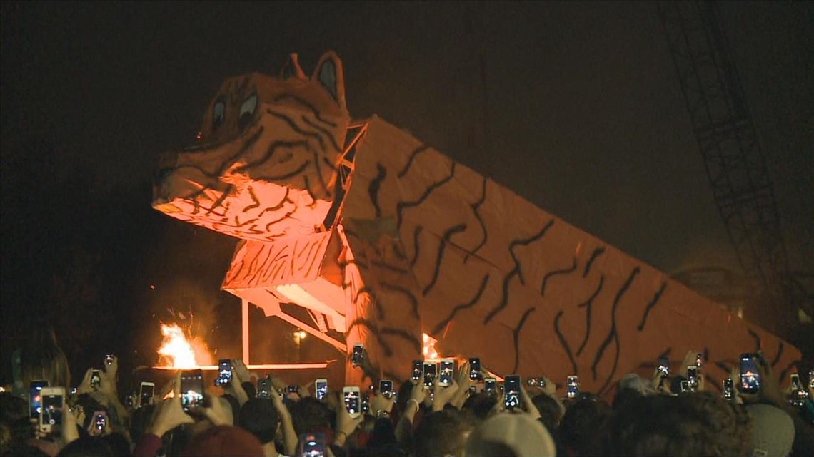 PHOTOS: USC's Tiger Burn | wltx.com