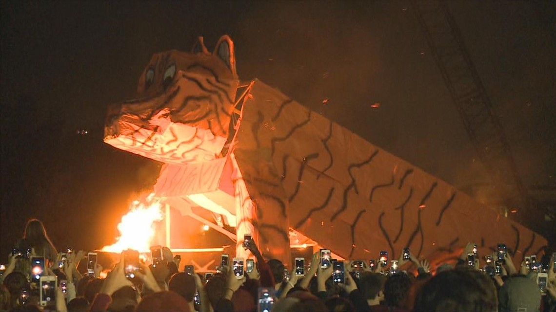 PHOTOS: USC's Tiger Burn | wltx.com