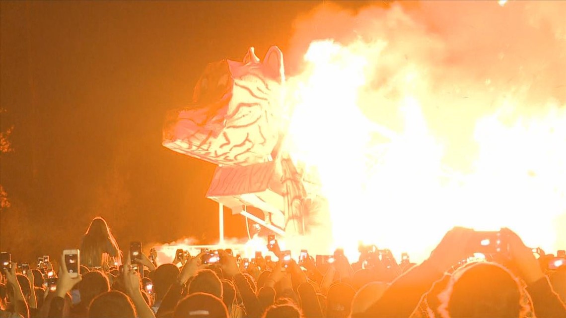 PHOTOS: USC's Tiger Burn | wltx.com