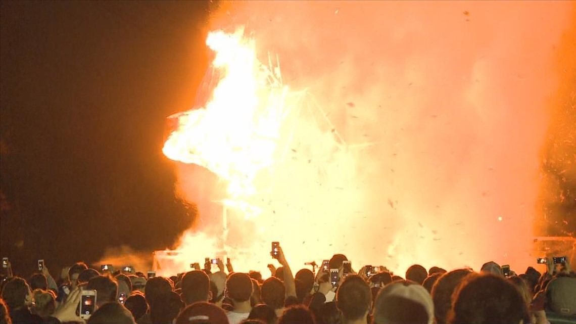 PHOTOS: USC's Tiger Burn | wltx.com