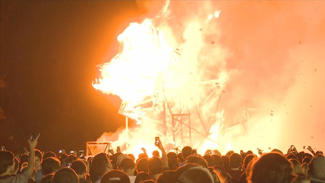 PHOTOS: USC's Tiger Burn | wltx.com