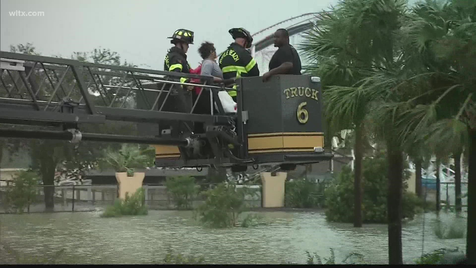 Ian barrels into South Carolina, causes major flooding and damage ...