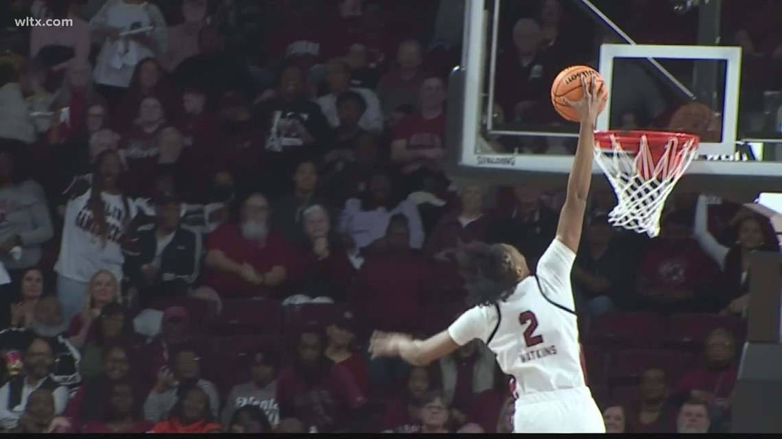 Ashlyn Watkins, South Carolina, dunks against Kentucky | wltx.com