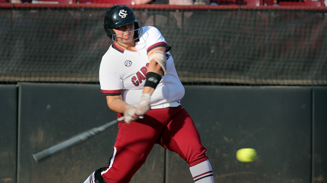 Gamecock softball walks off with a win over Georgia | wltx.com