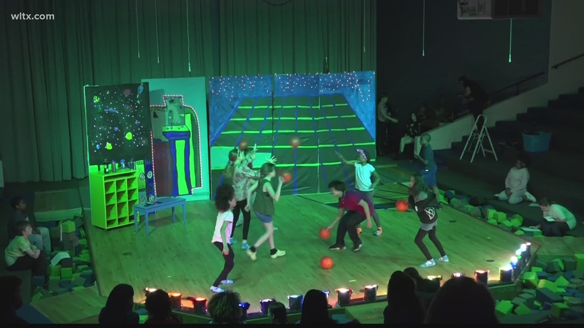 Nursery Road Elementary School 5th grade students piece together entire ...