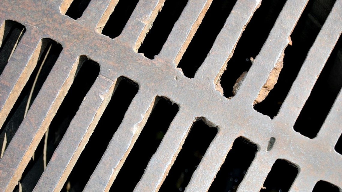 Crews working to repair sewer overflow in Southeast Columbia | wltx.com