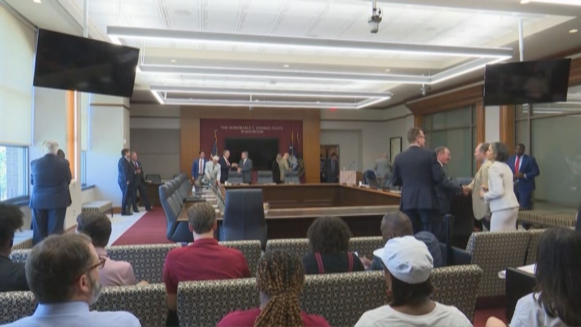 USC board member makes statement on hot mic | wltx.com