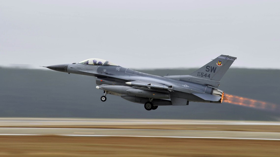Pilot dies in F-16 crash at Shaw Air Force Base | wltx.com