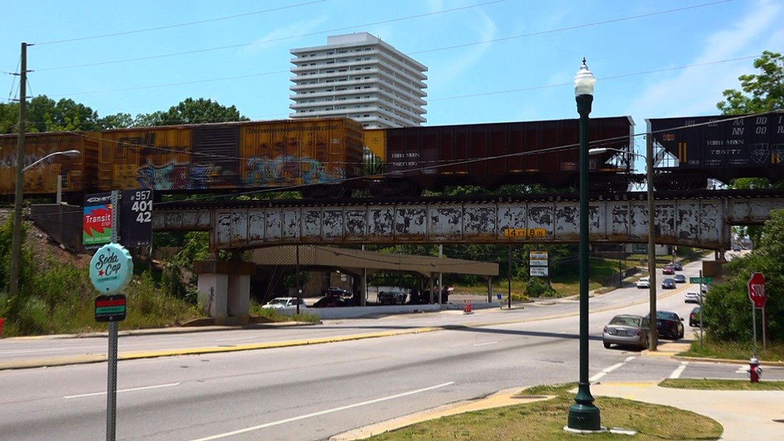 Bringing Beauty to a Columbia Bridge | wltx.com
