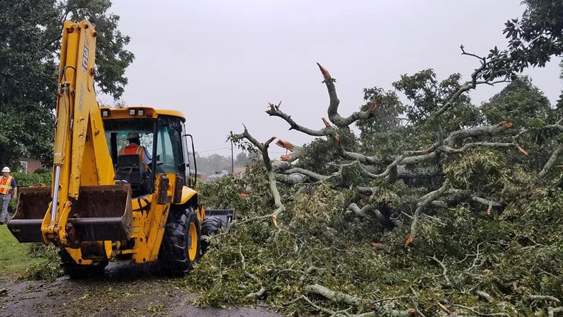 Photos: Michael leaves behind storm damage in South Carolina | wltx.com