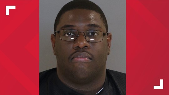 Sumter jail officer gave cell phone to inmate, deputies say | wltx.com