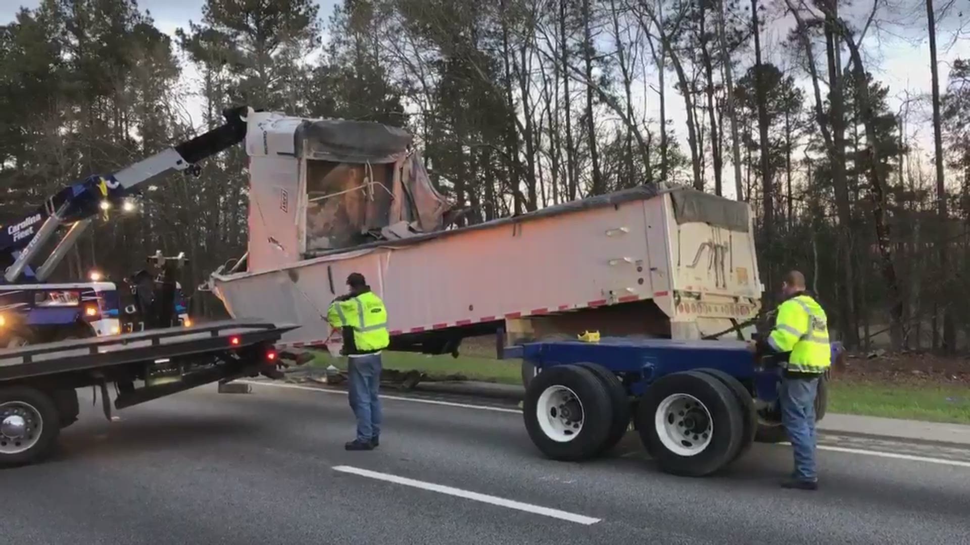 SCDOT Works to Clear I-26 in Calhoun County | wltx.com