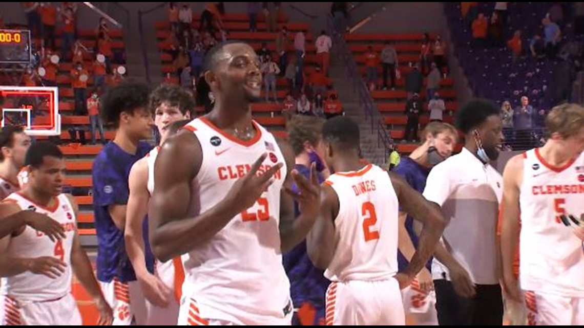 Simms signs with the New York Knicks | wltx.com