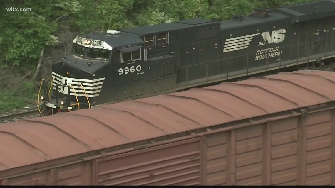 Amtrak cancels some long-haul routes as freight railroad strike threat ...