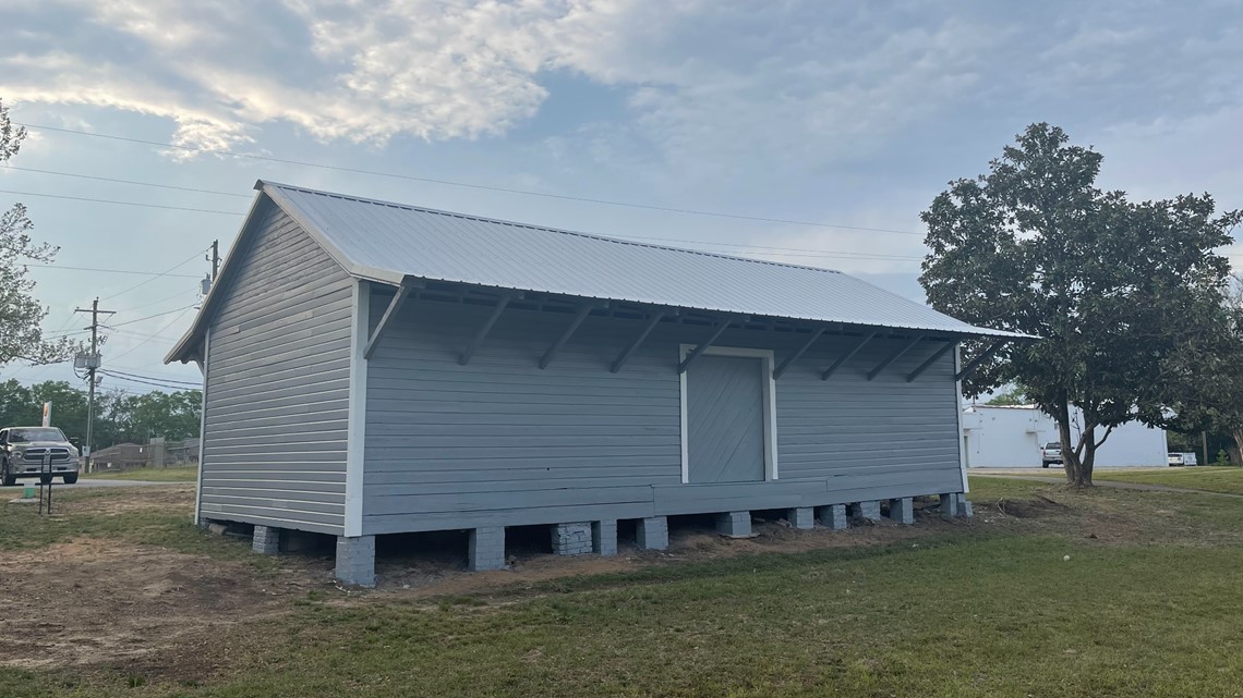 Town of Pelion revitalizes old train warehouse | wltx.com