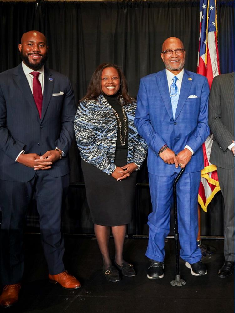 Columbia swears in mayor and city council members for new term | wltx.com